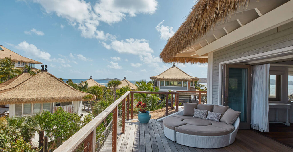 Luxurious Branson Beach Estate for a Perfect Getaway - Dolphin Water Taxi