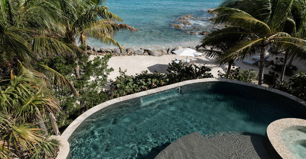 Luxurious Branson Beach Estate for a Perfect Getaway - Dolphin Water Taxi